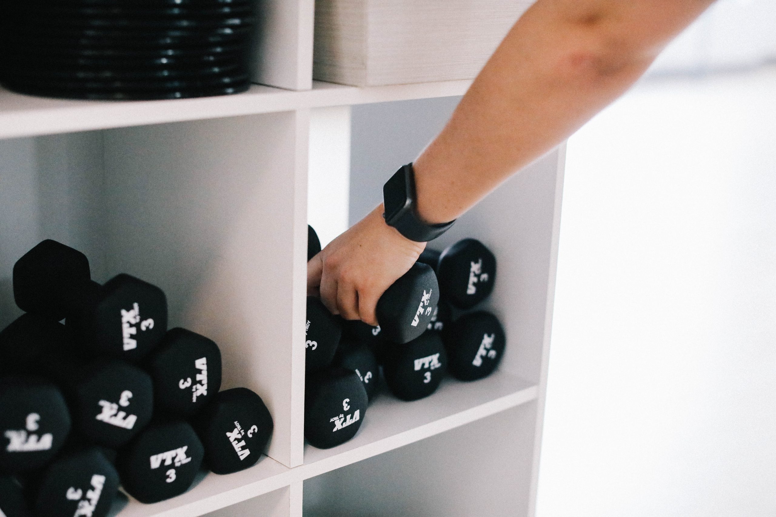 Why You Should Try Heavier Weights - Fly Fitness